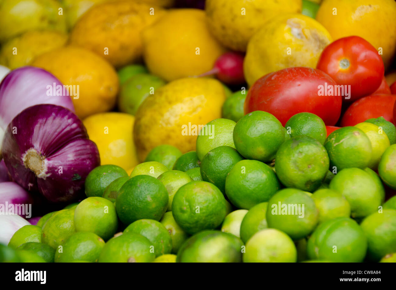 Ecuador market fruit vegetable hi-res stock photography and images - Alamy