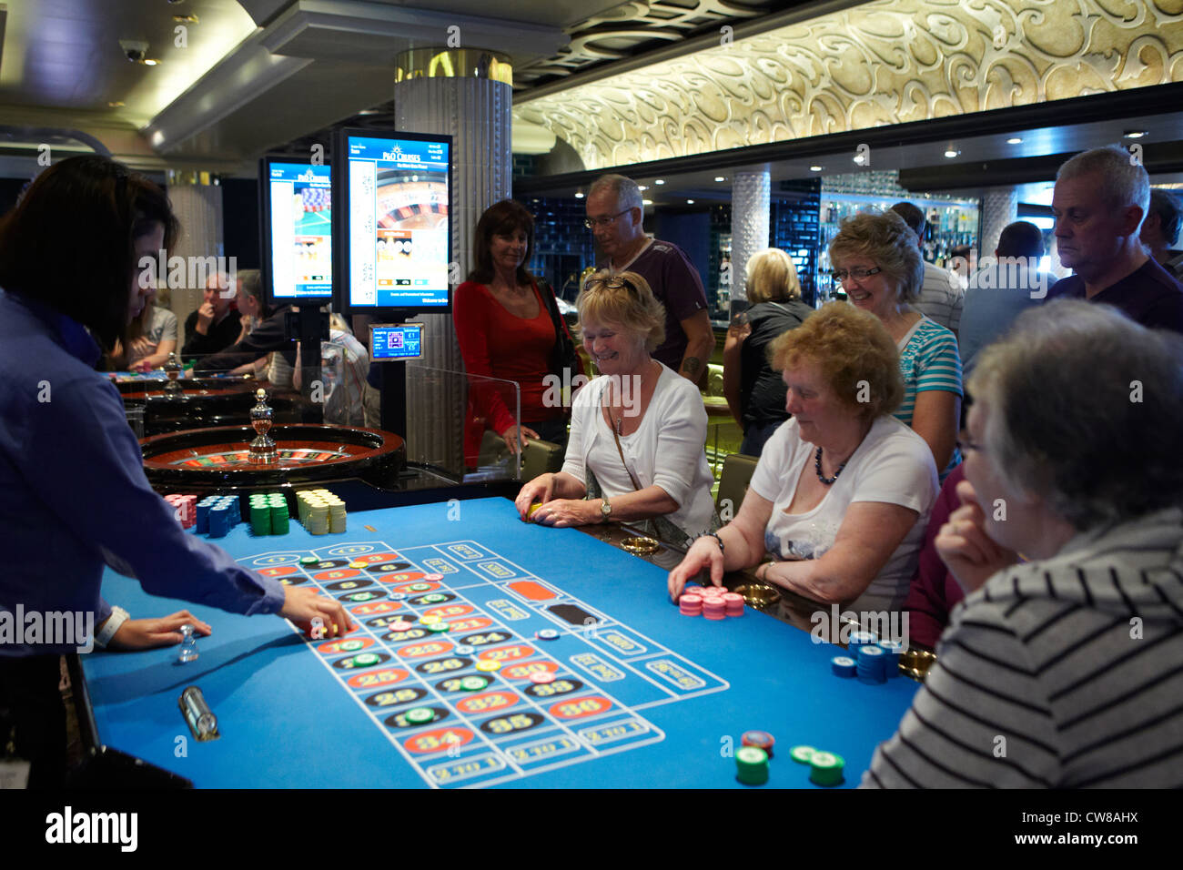 Roulette board hi-res stock photography and images - Alamy