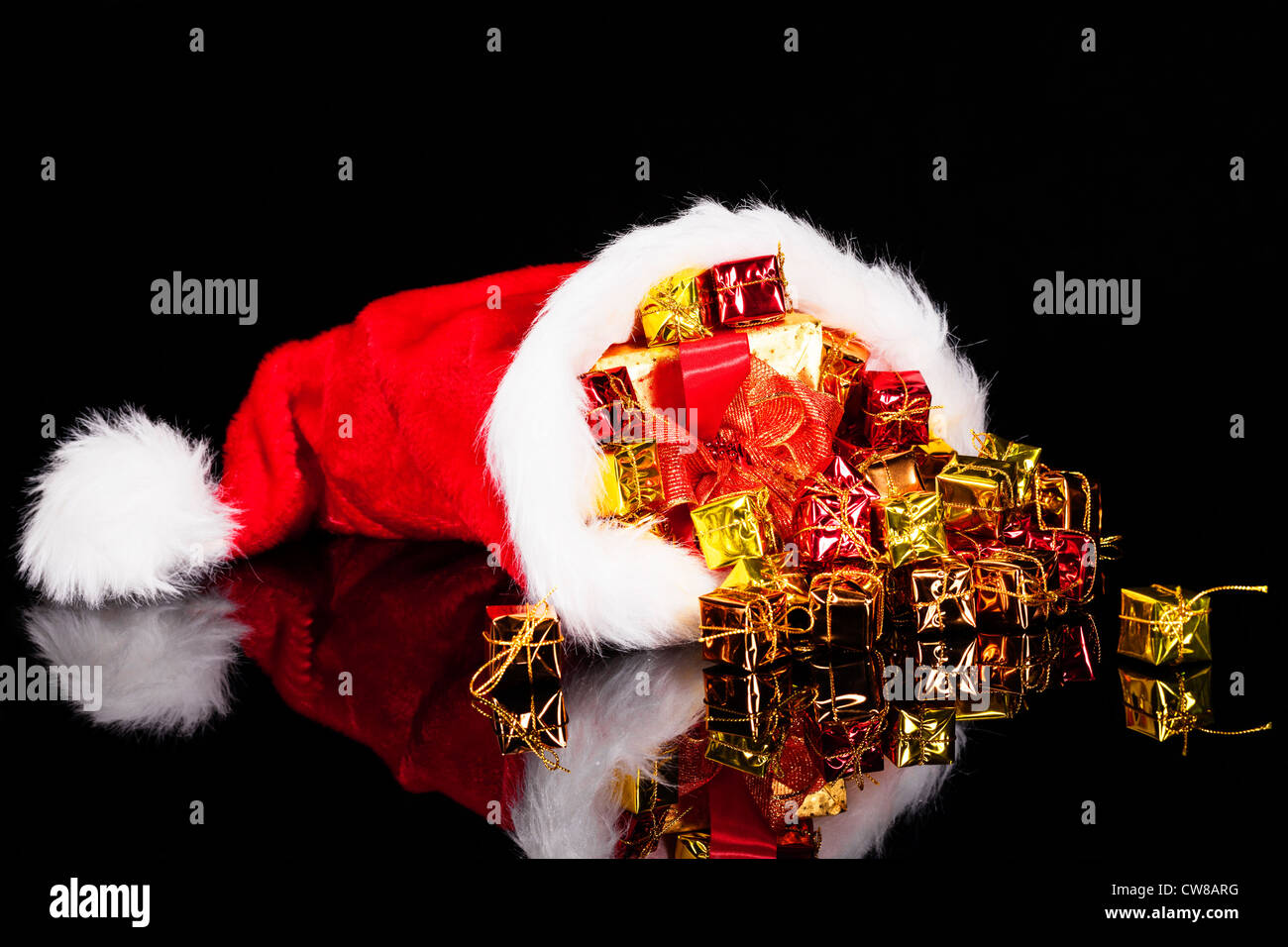Black gifts hi-res stock photography and images - Alamy