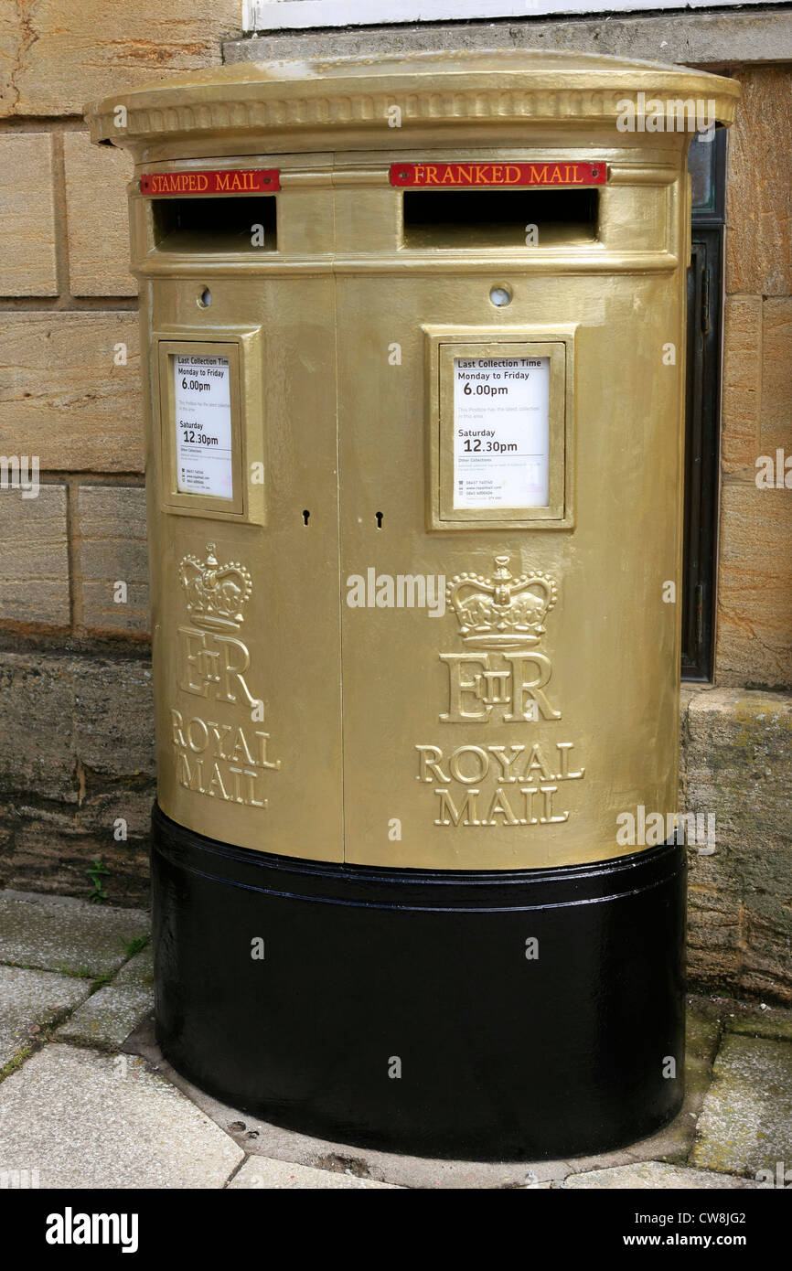 Sherborne post box hi-res stock photography and images - Alamy