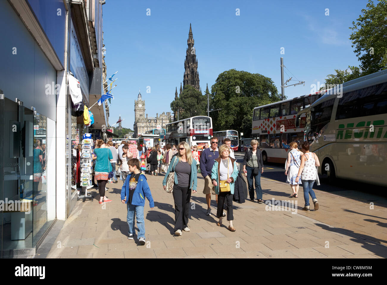 Edinburgh shopping hi-res stock photography and images - Alamy
