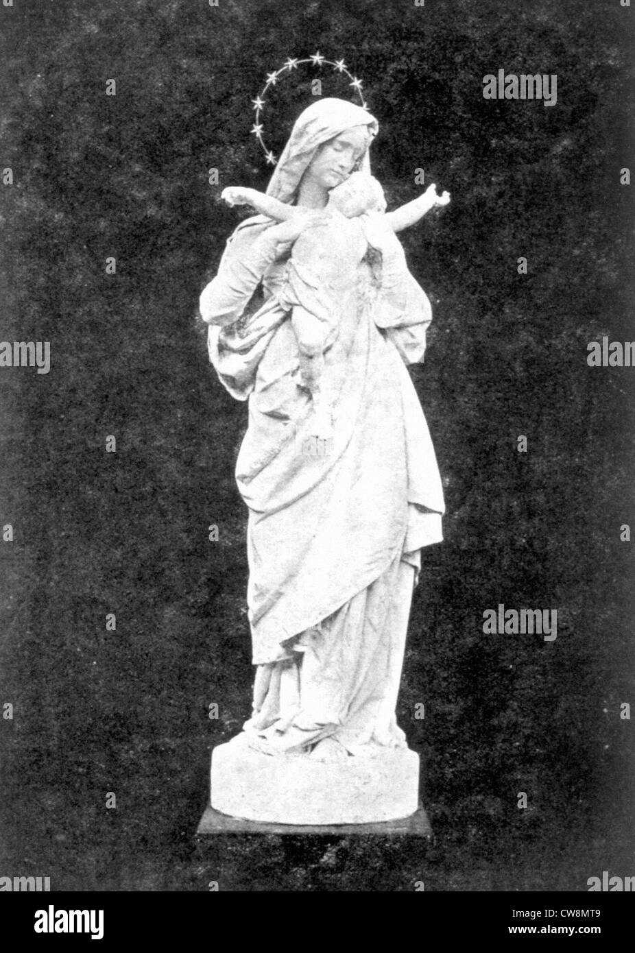 Statues art Black and White Stock Photos & Images - Alamy