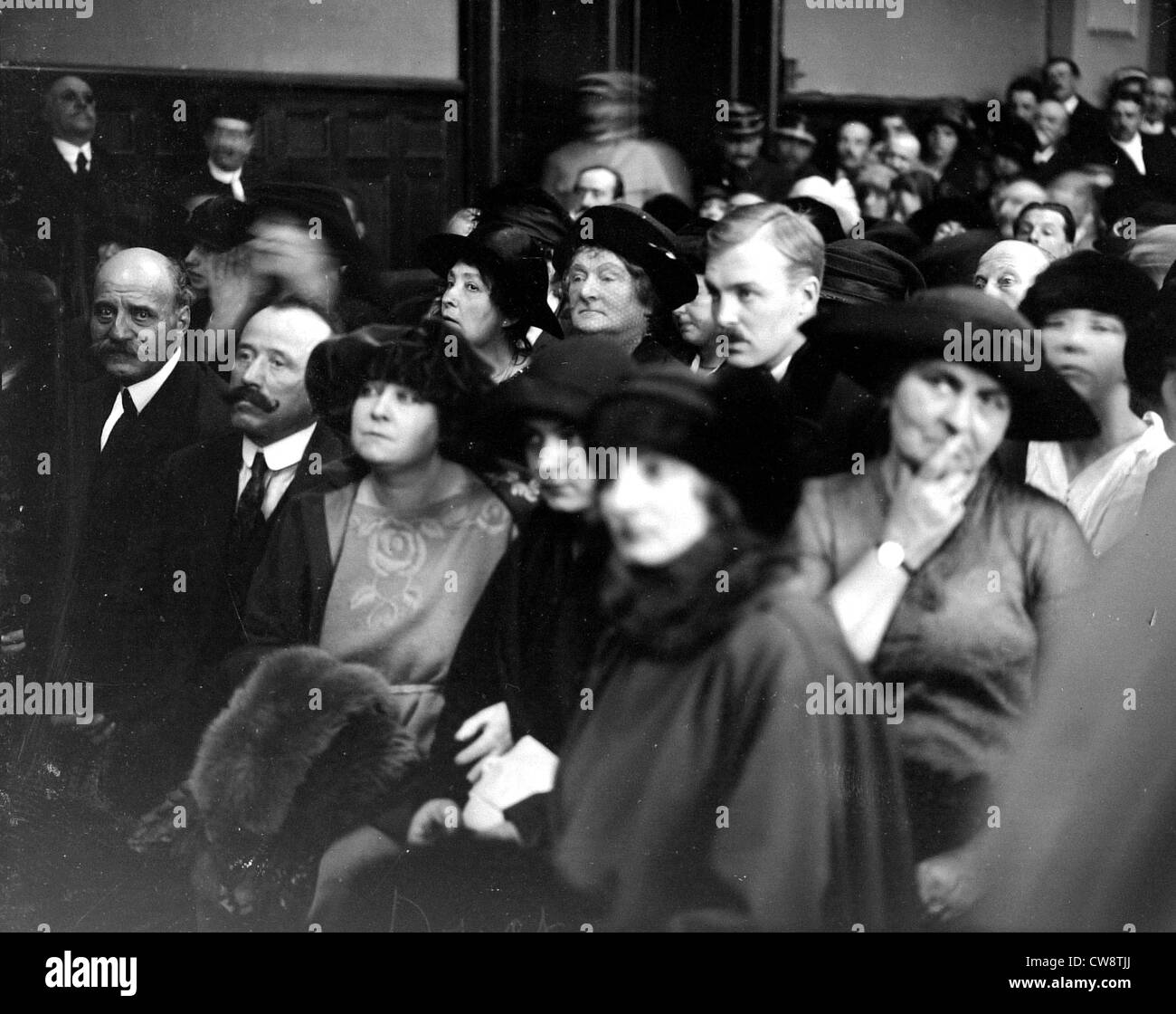 Landru trial hi-res stock photography and images - Alamy