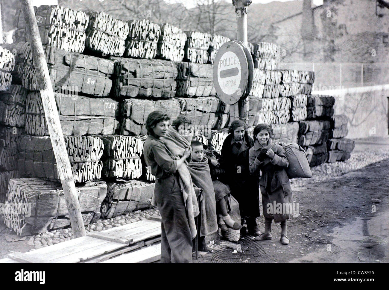 Spanish Refugees Spanish Civil War Stock Photos & Spanish Refugees ...