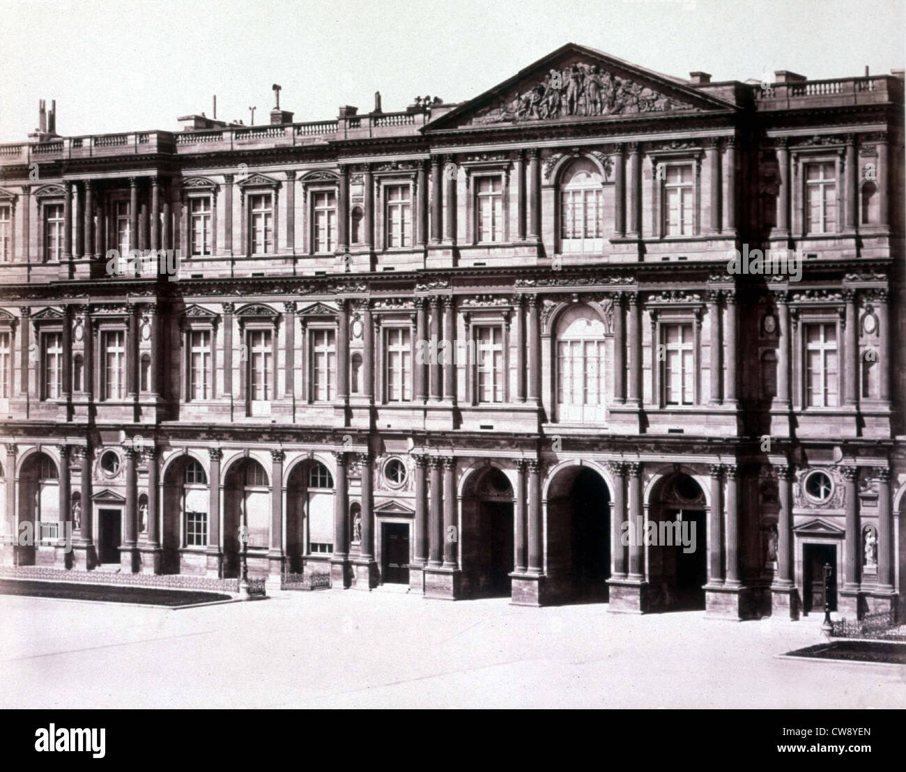Cour carree square courtyard hi-res stock photography and images - Alamy