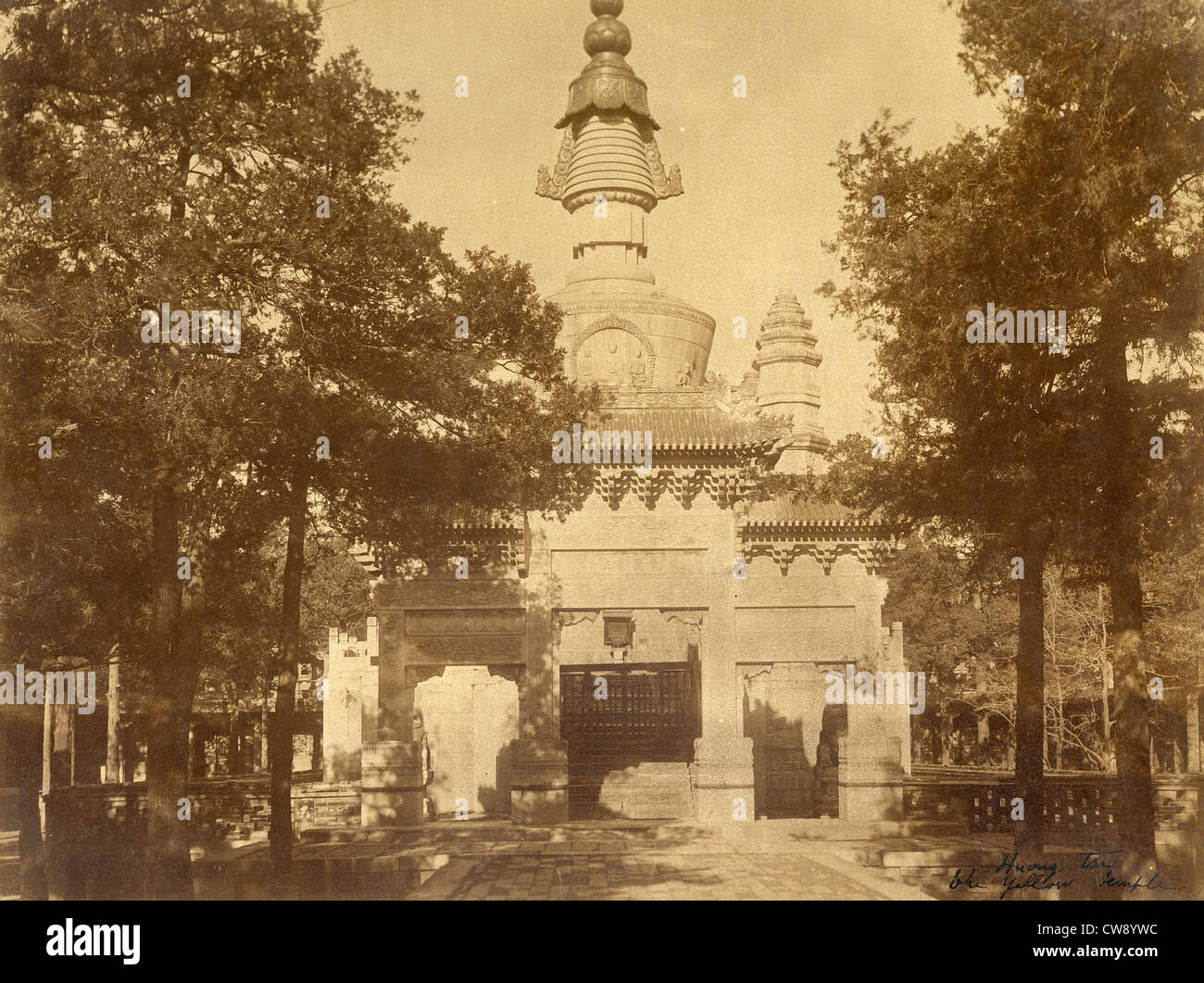 Yellow temple Huong Tse (China Stock Photo - Alamy
