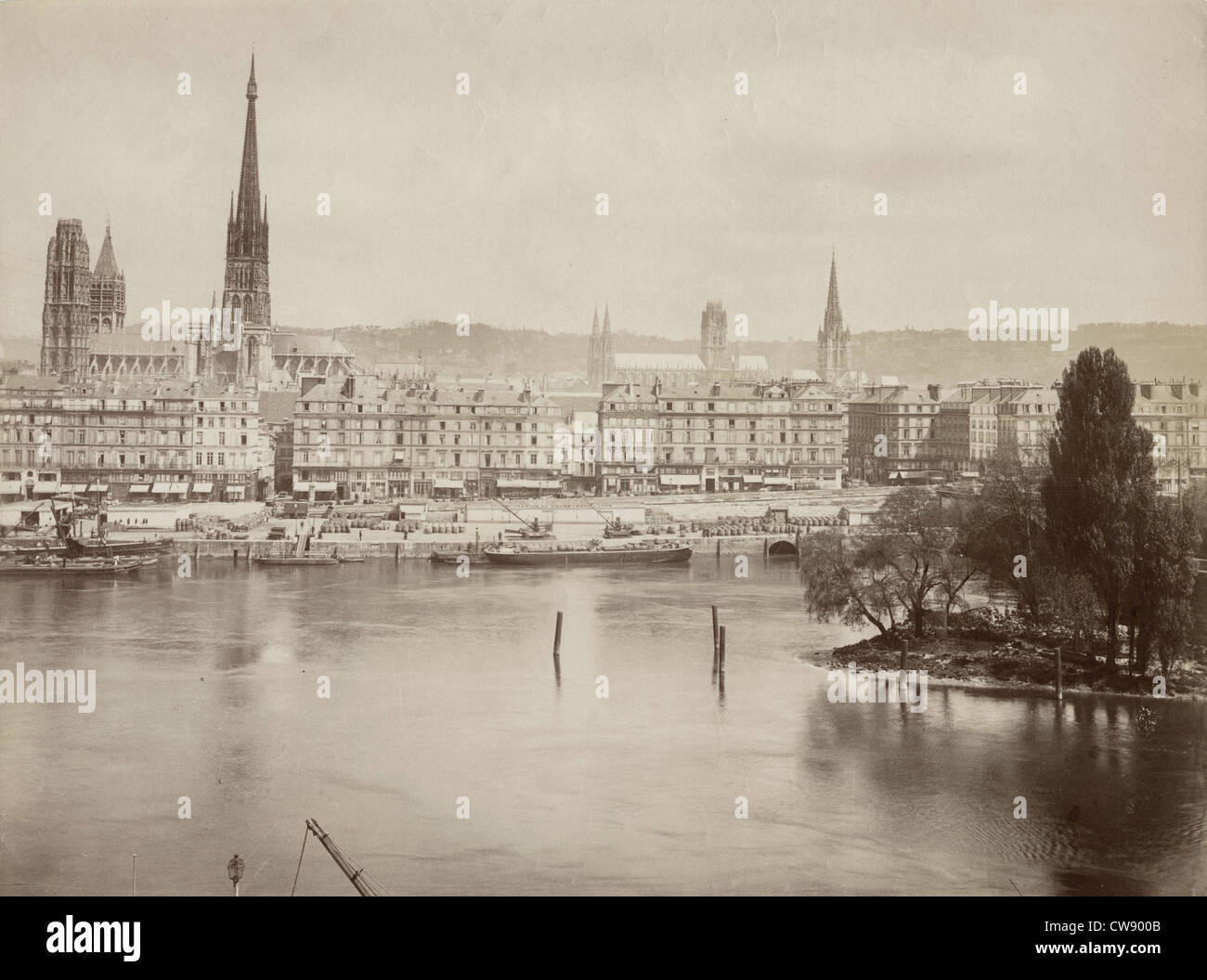 View of rouen and the seine river hi-res stock photography and images ...