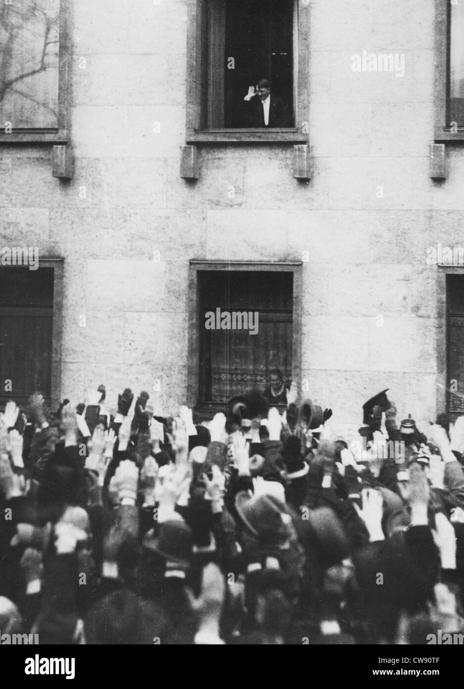 Citizens Berlin acclaiming Hitler under windows his residence (1934 ...