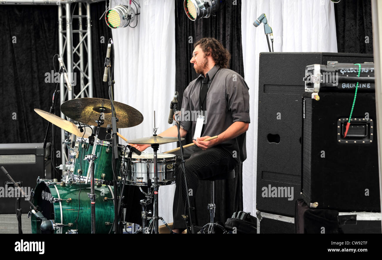Music festival crowd band hi-res stock photography and images - Alamy