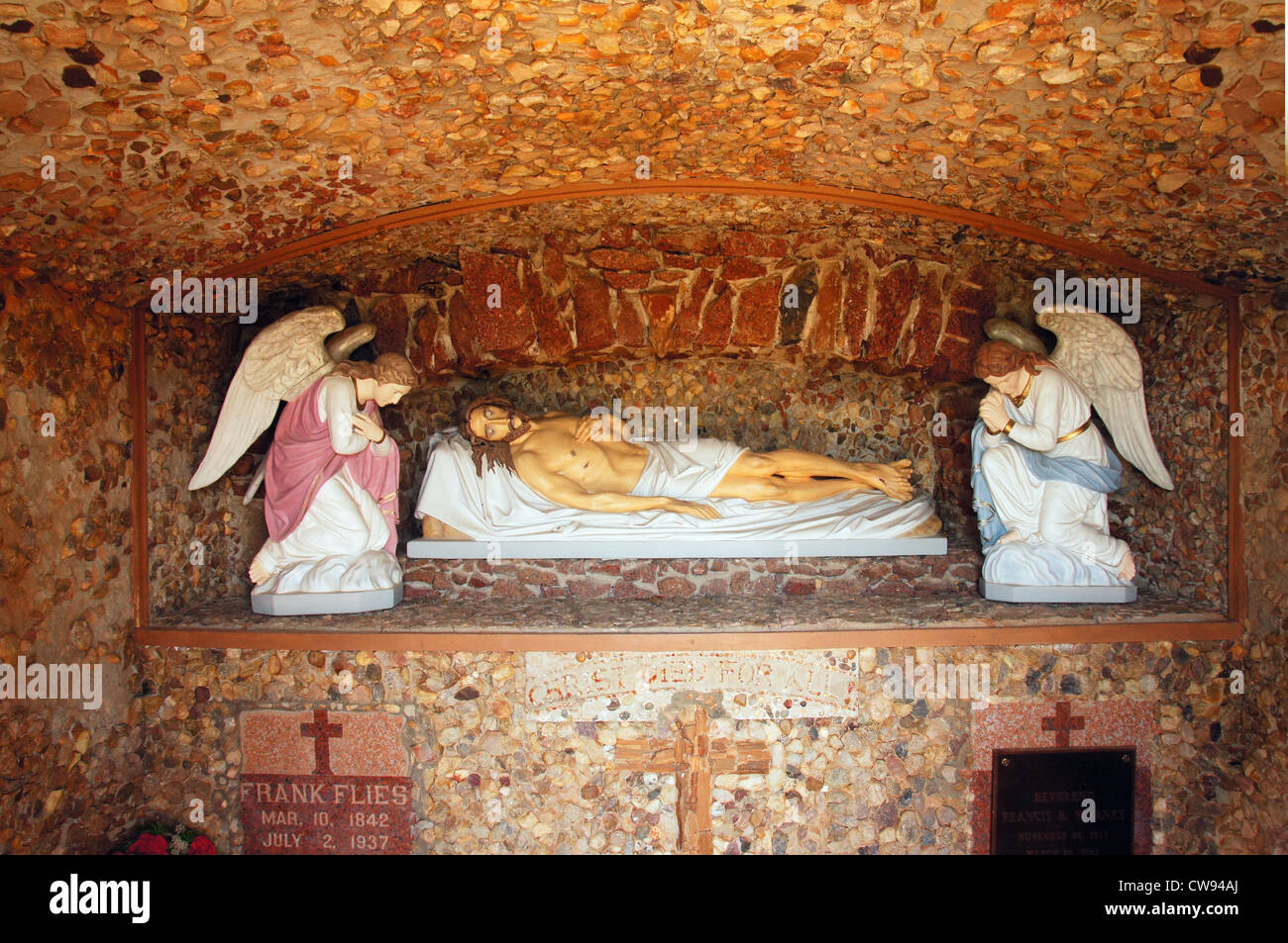 Canute memorial hi-res stock photography and images - Alamy