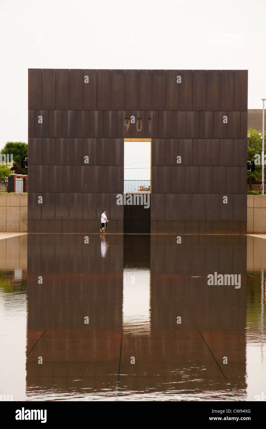 Oklahoma city national memorial and museum hi-res stock photography and ...