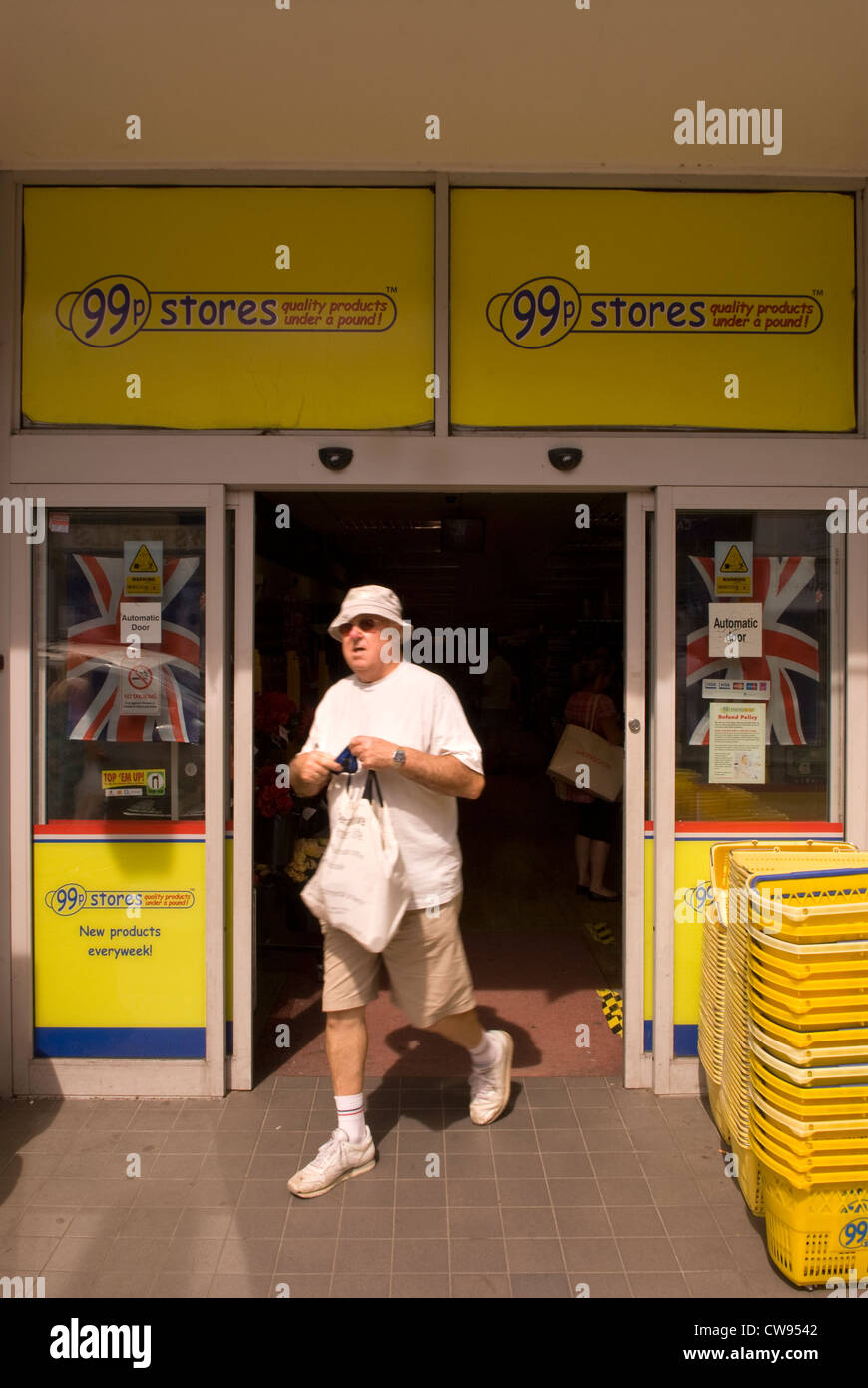 99p Stores, Petersfield, Hampshire, UK Stock Photo - Alamy