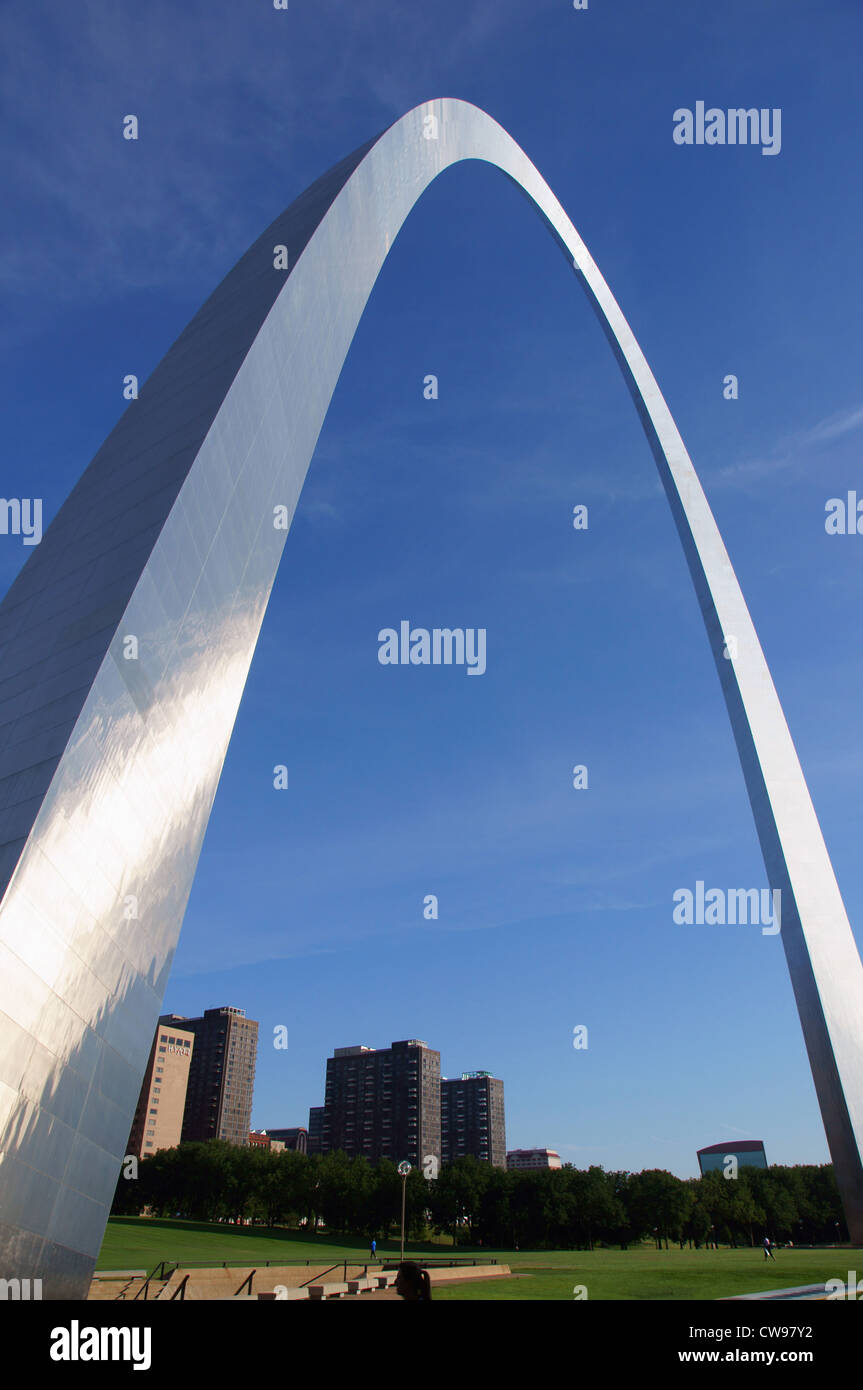 St louis gateway arch construction hi-res stock photography and images ...
