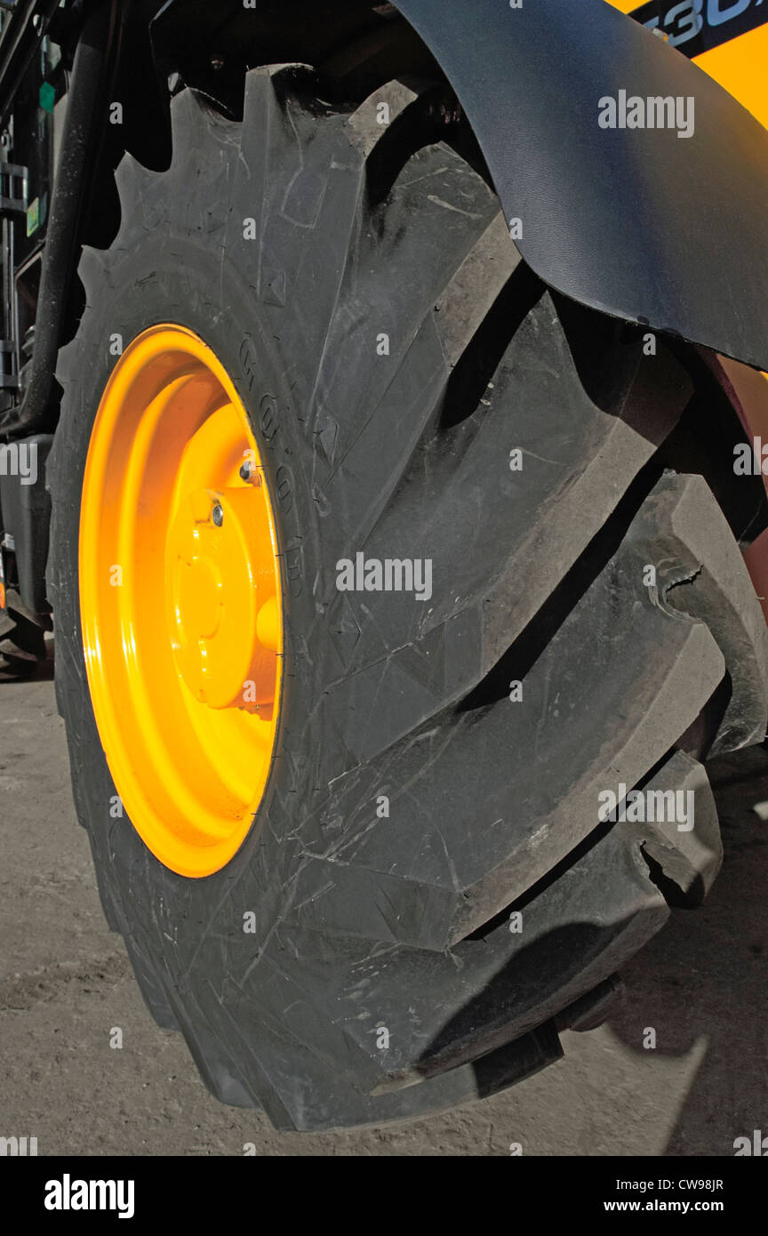 Brand new wheel on a construction vehicle Stock Photo - Alamy