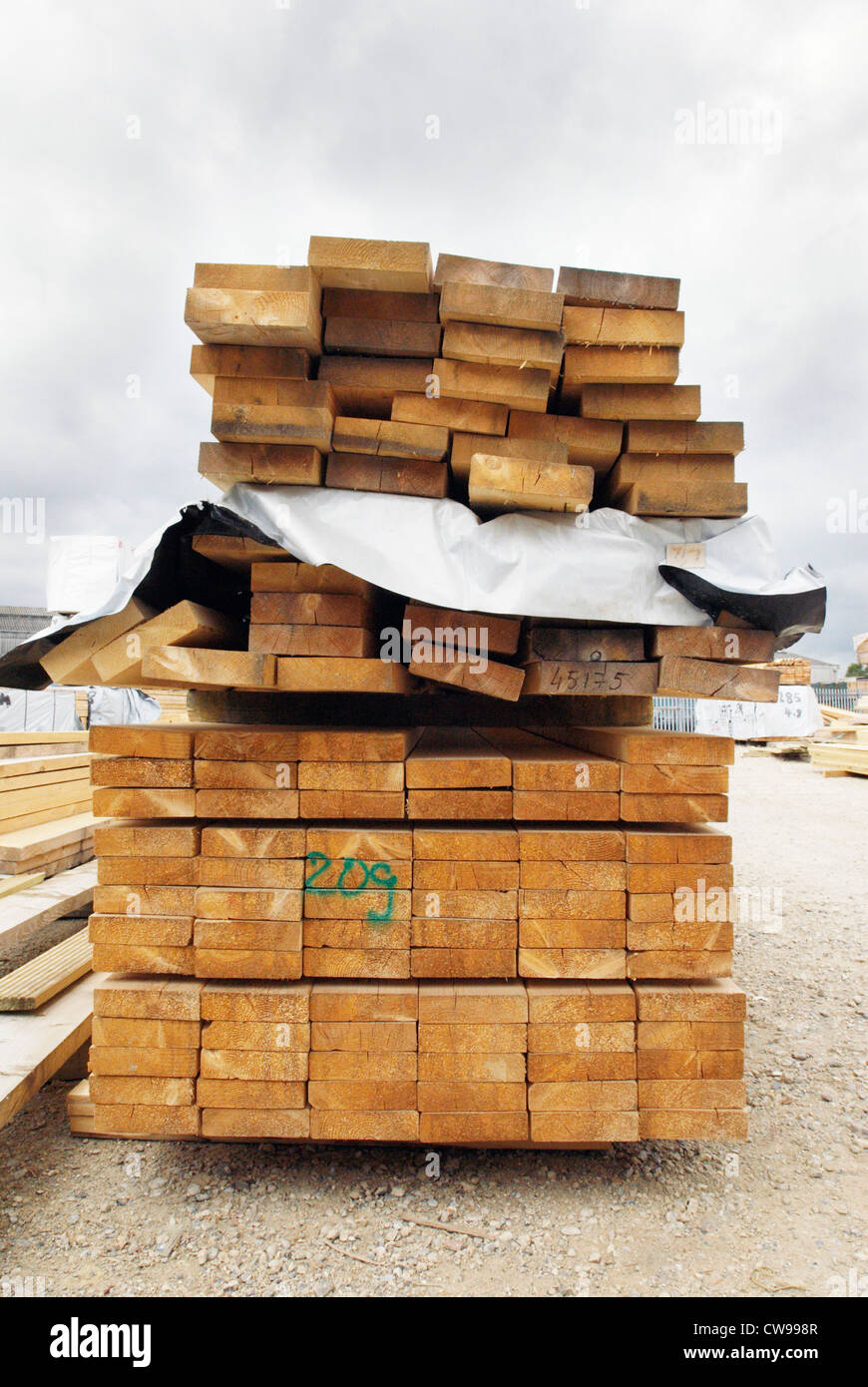 Stack of construction timber in builder's merchant yard Stock Photo - Alamy