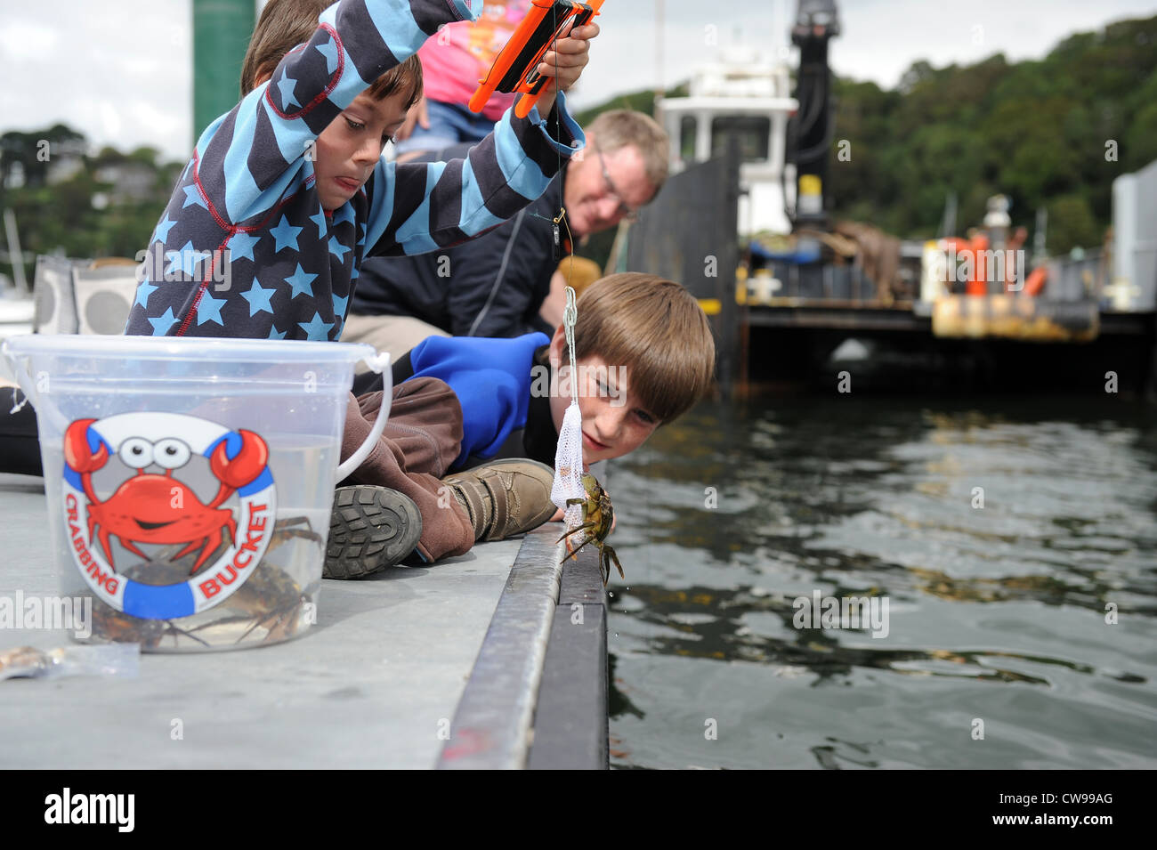 Crabbing bucket and line hi-res stock photography and images - Alamy