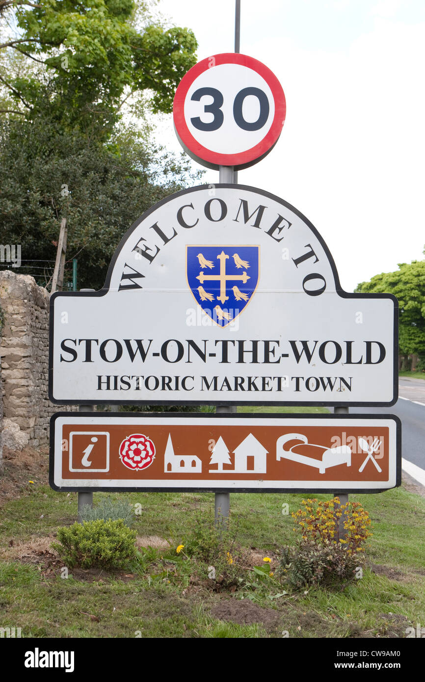 Town arms signage hi-res stock photography and images - Alamy