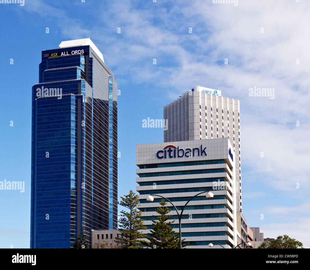 High rise offices buildings hi-res stock photography and images - Alamy