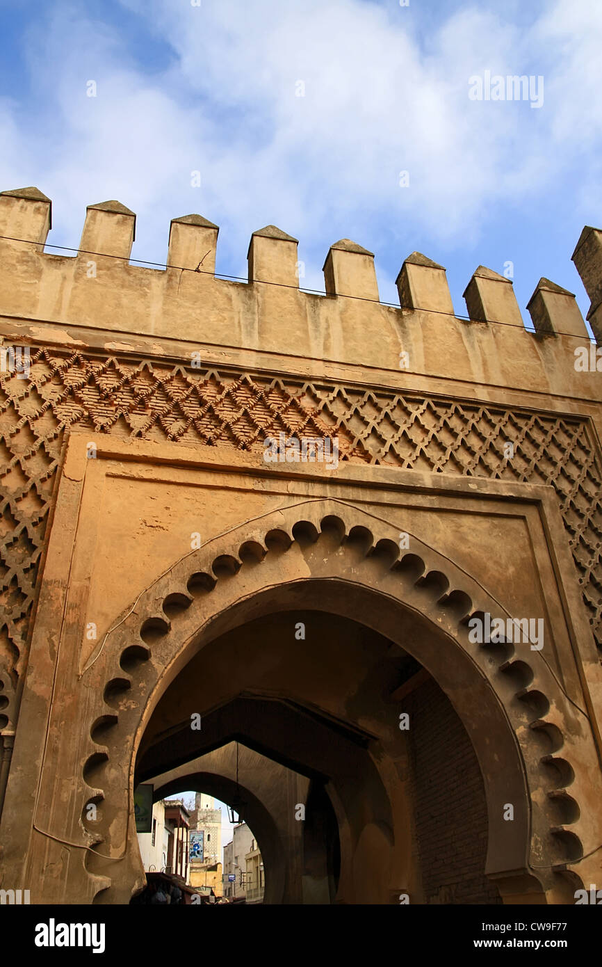 Arc gate hi-res stock photography and images - Alamy