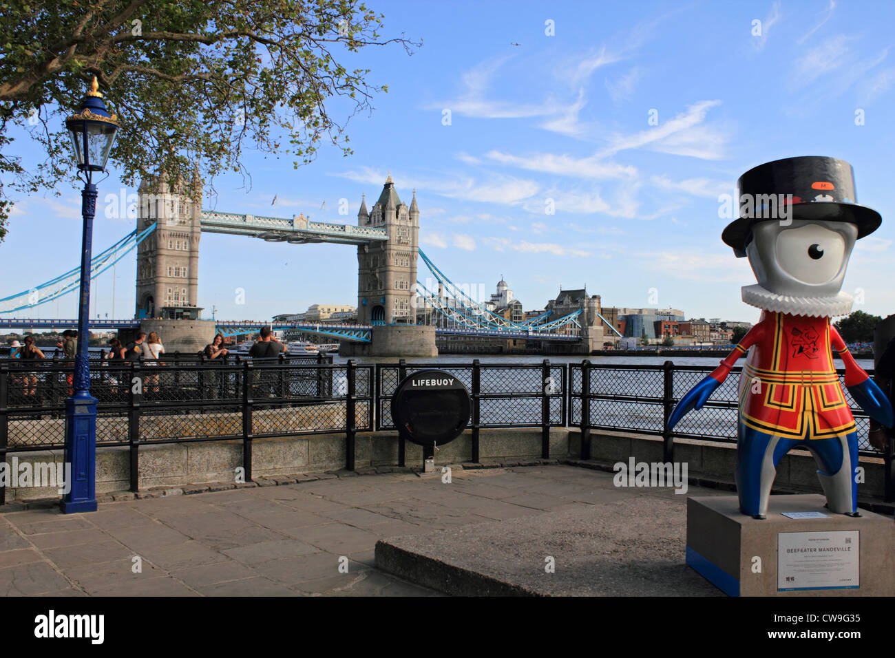 Beefeater Mandeville, Paralympic Statue in front of Tower Bridge London ...