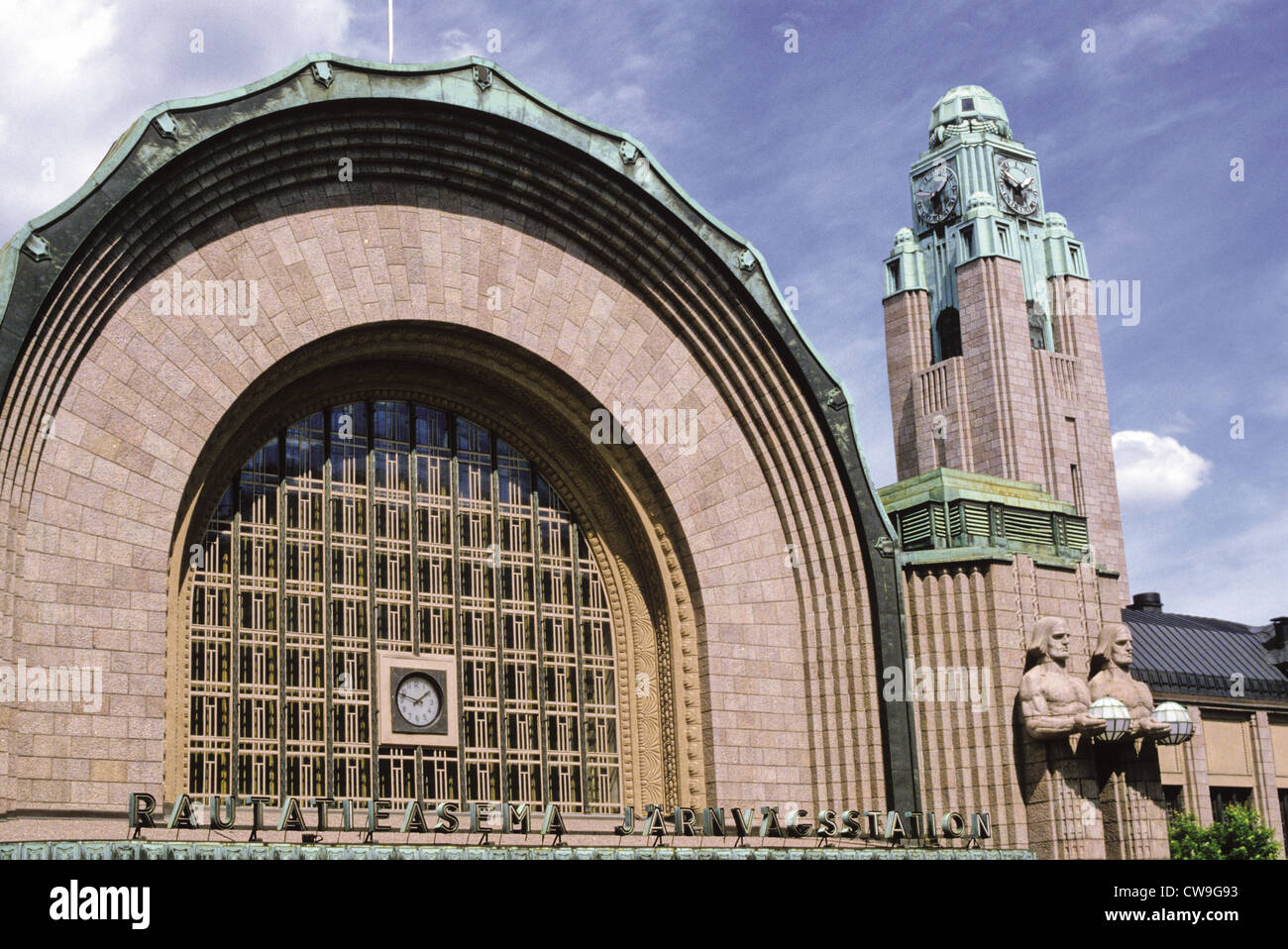 The facade of the Helsinki Train Station designed by Eliel Saarinen ...