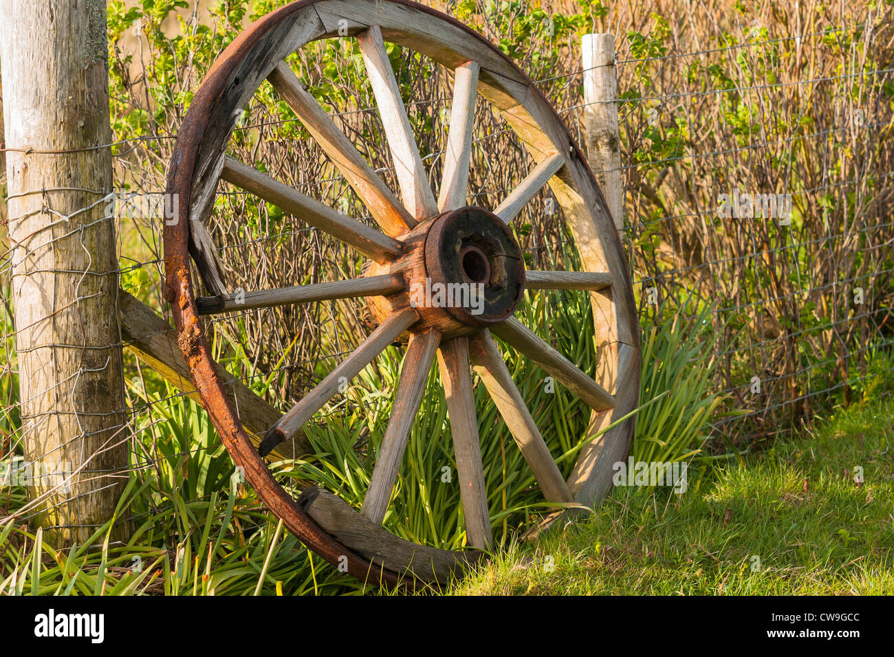 Old broken cart wheel hi-res stock photography and images - Alamy