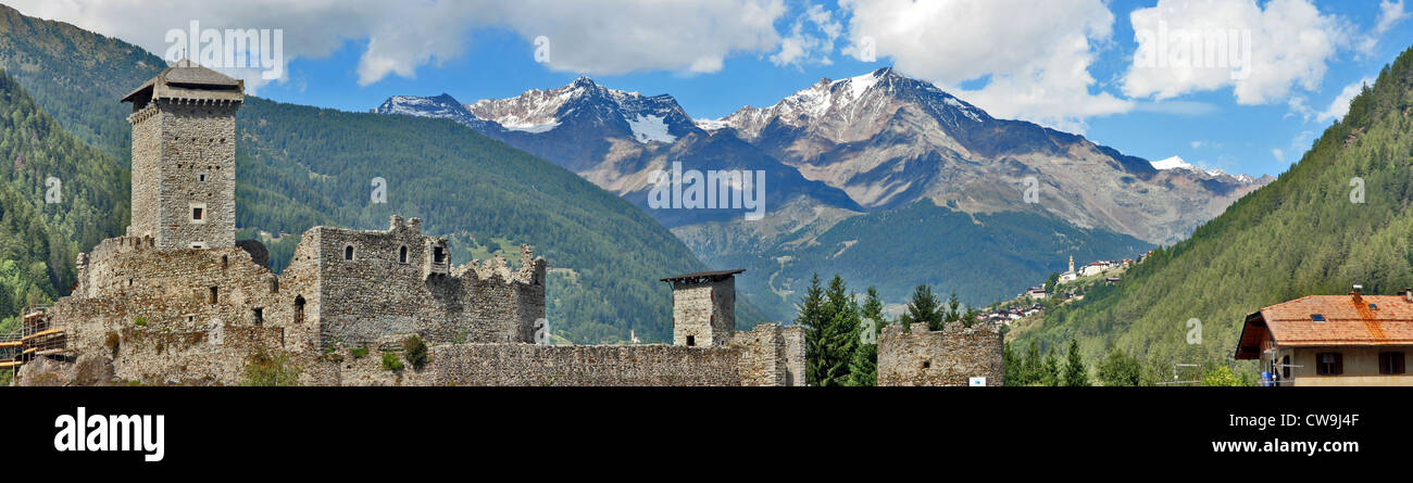 The Castle of Ossana Stock Photo - Alamy