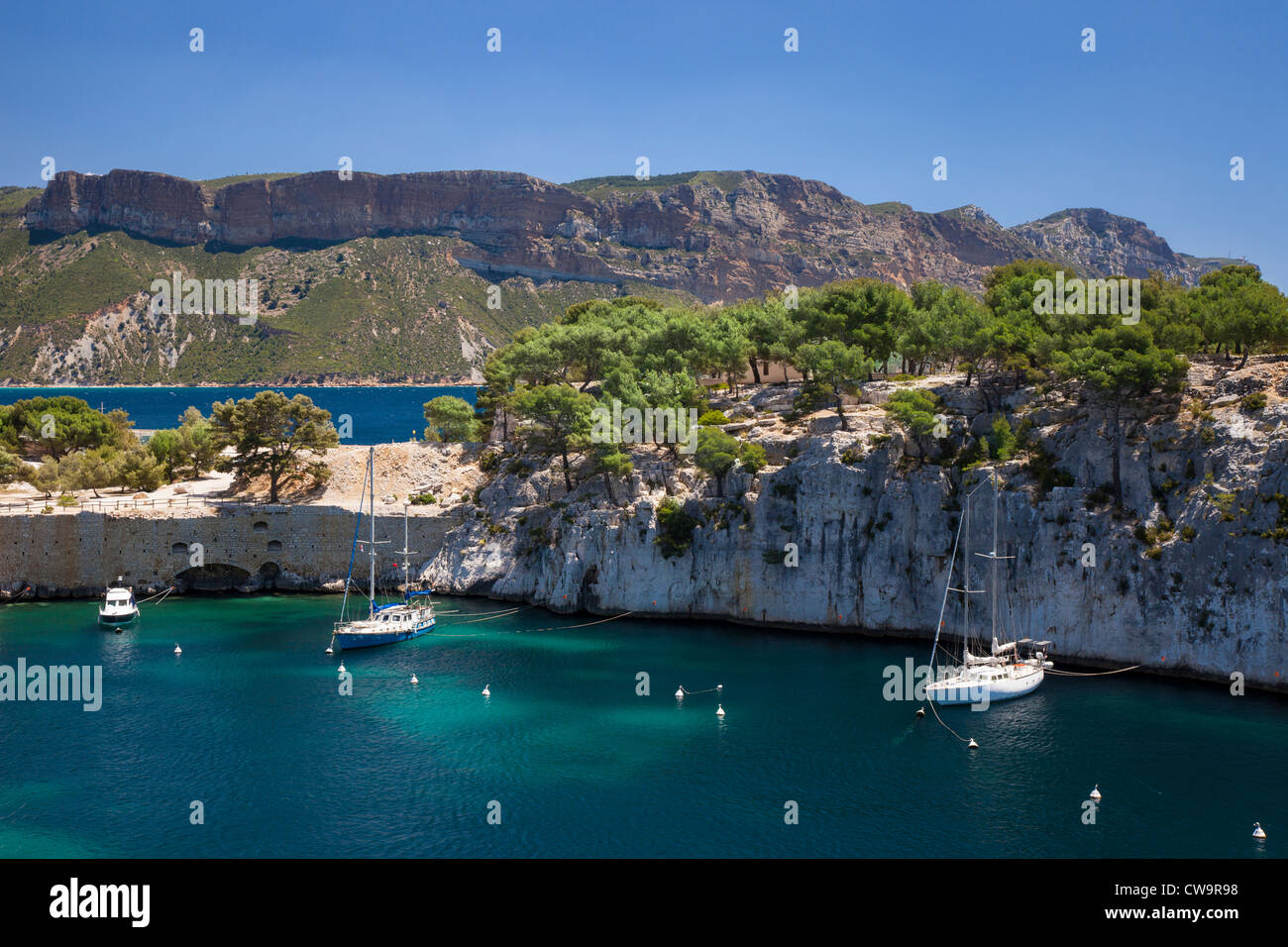 Calanque tour boat hi-res stock photography and images - Alamy
