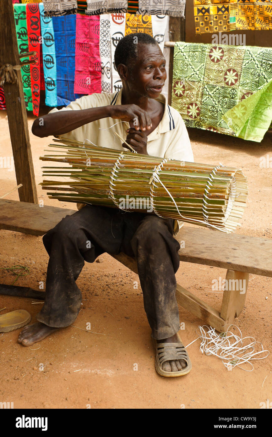 Ghana traditional man cloth hi-res stock photography and images - Alamy