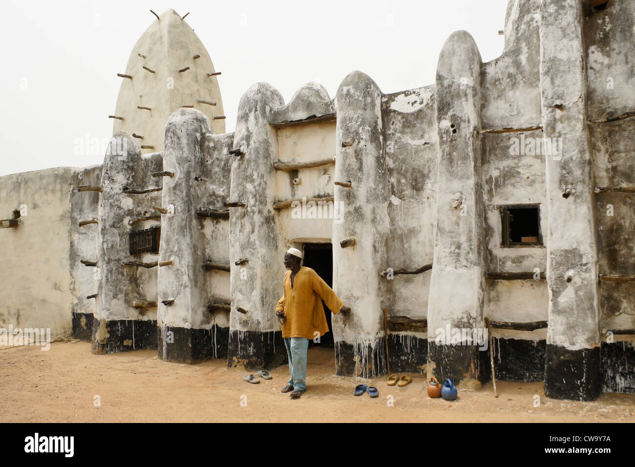 Maluwe mud-and-stick mosque, northern Ghana Stock Photo - Alamy