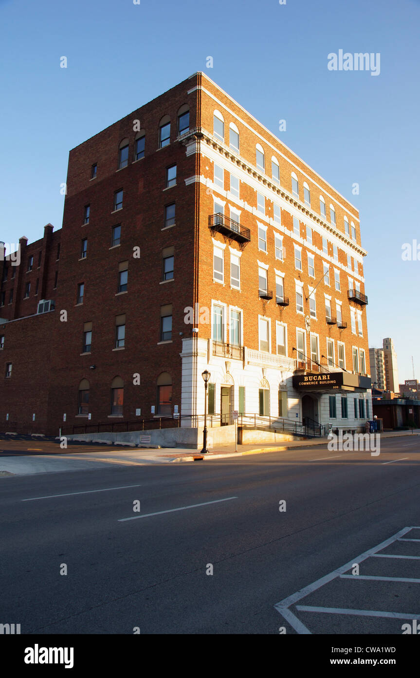 Buying selling retailing hi-res stock photography and images - Alamy