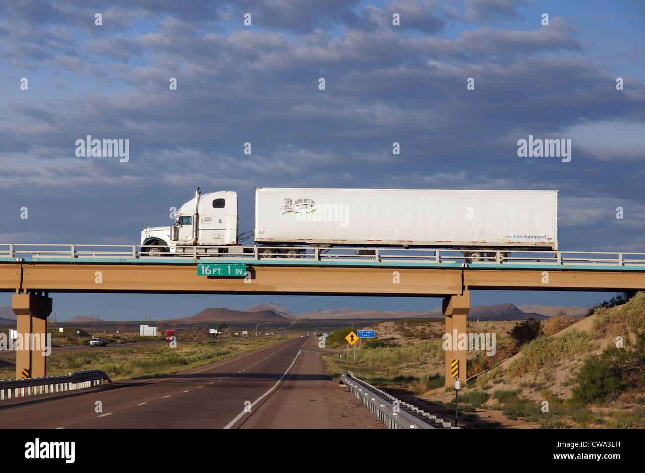 Truck bridge new mexico hi-res stock photography and images - Alamy