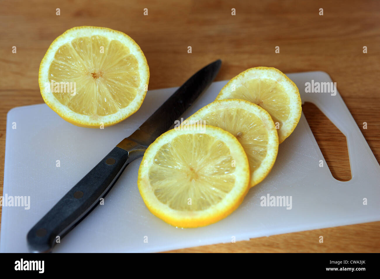 White chopping board hi-res stock photography and images - Alamy