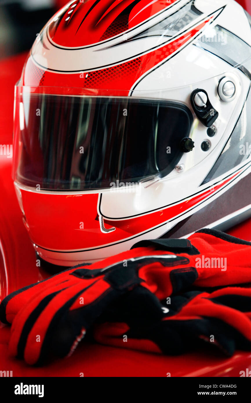 Red cross helmet hi-res stock photography and images - Alamy