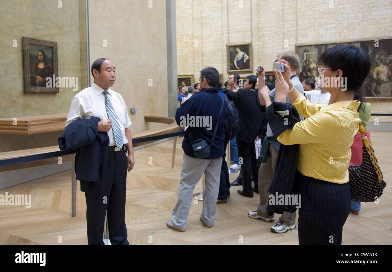 Mona lisa louvre hi-res stock photography and images - Alamy