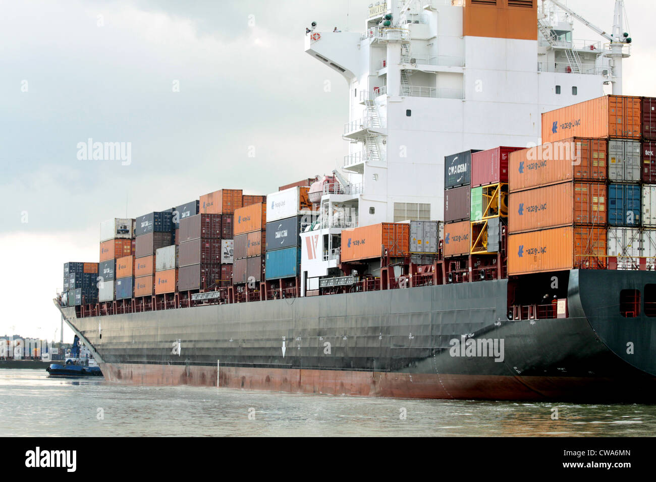 Manila Express, Hong-Kong registered containership in port of Rotterdam ...