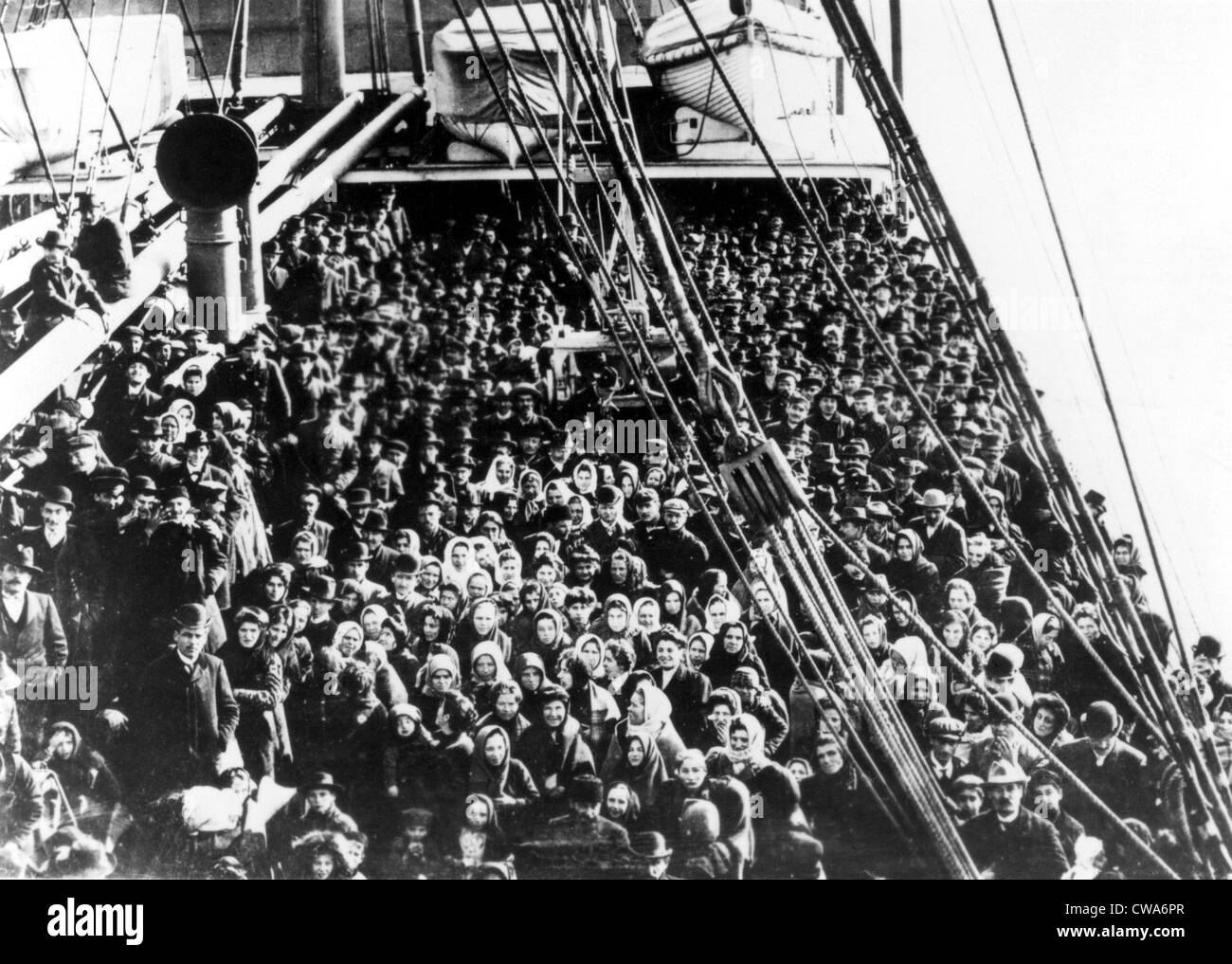 NEW YORK: Immigrants on an Atlantic liner approach the golden door to ...