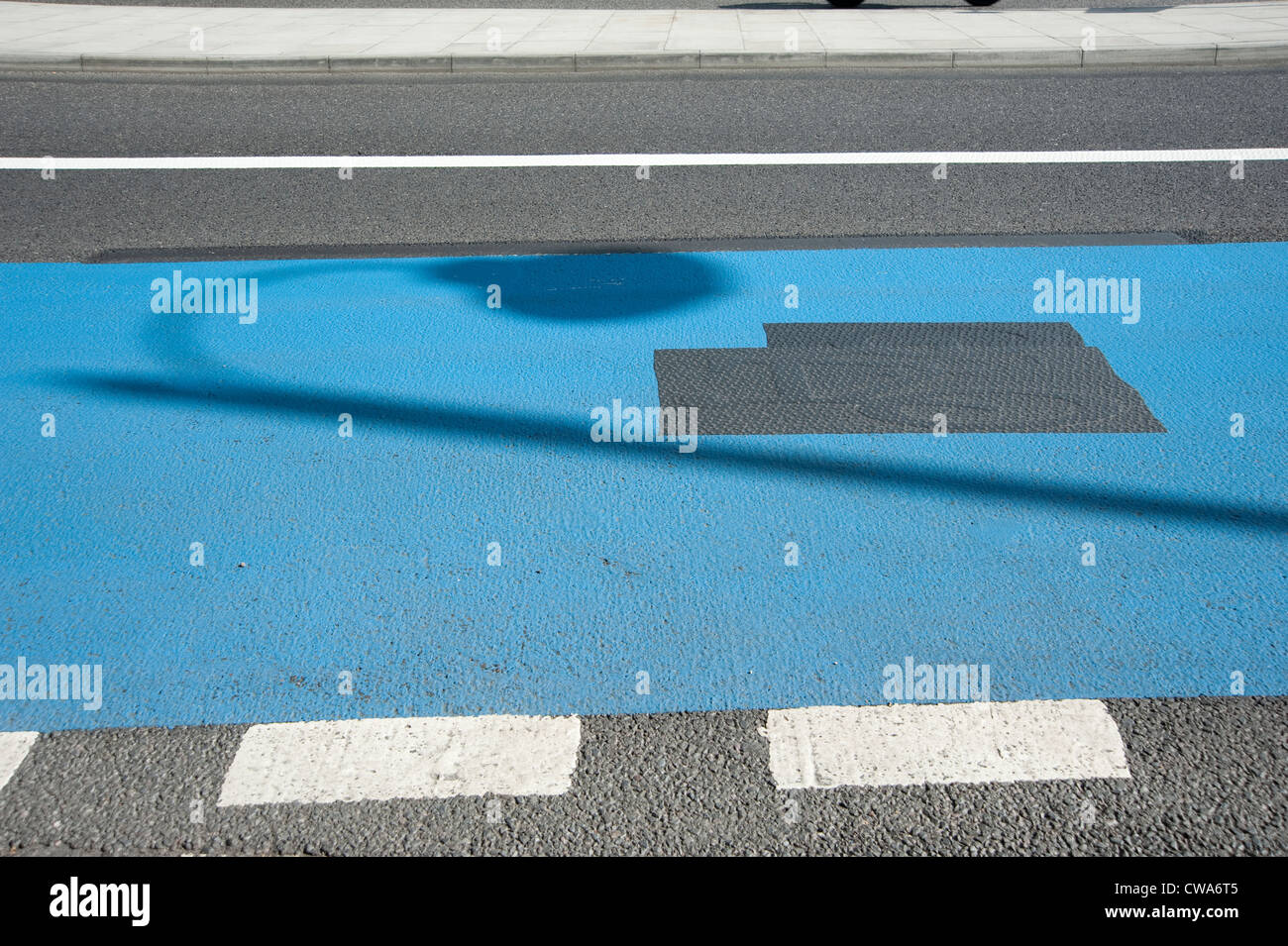 Blue road markings hi-res stock photography and images - Alamy