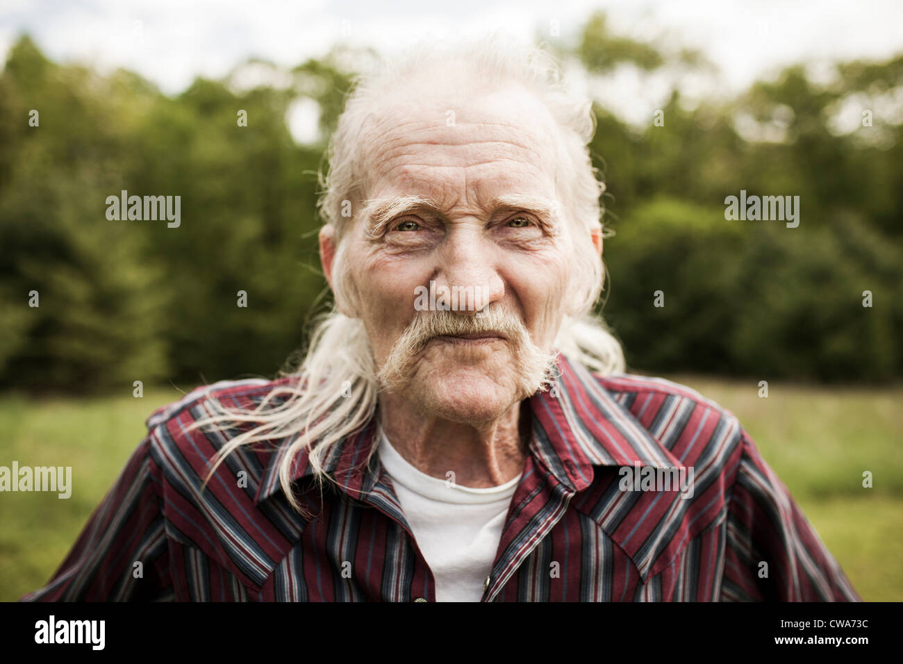 Old camera ad hi-res stock photography and images - Alamy