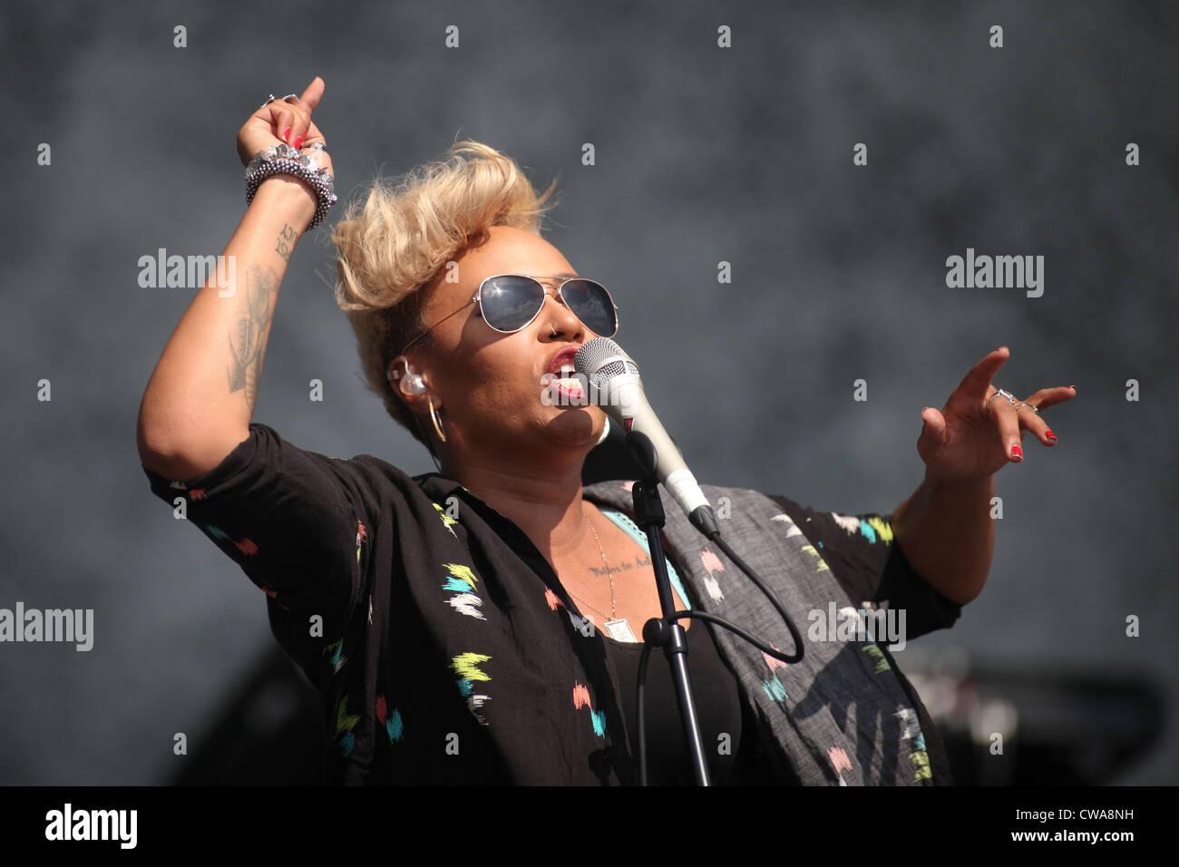 Emile sande on stage hi-res stock photography and images - Alamy
