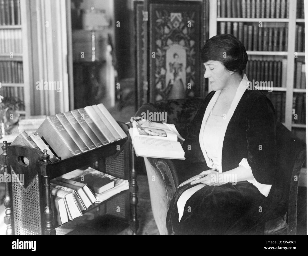Mary Roberts Rinehart, (1876-1858), popular American novelist and ...