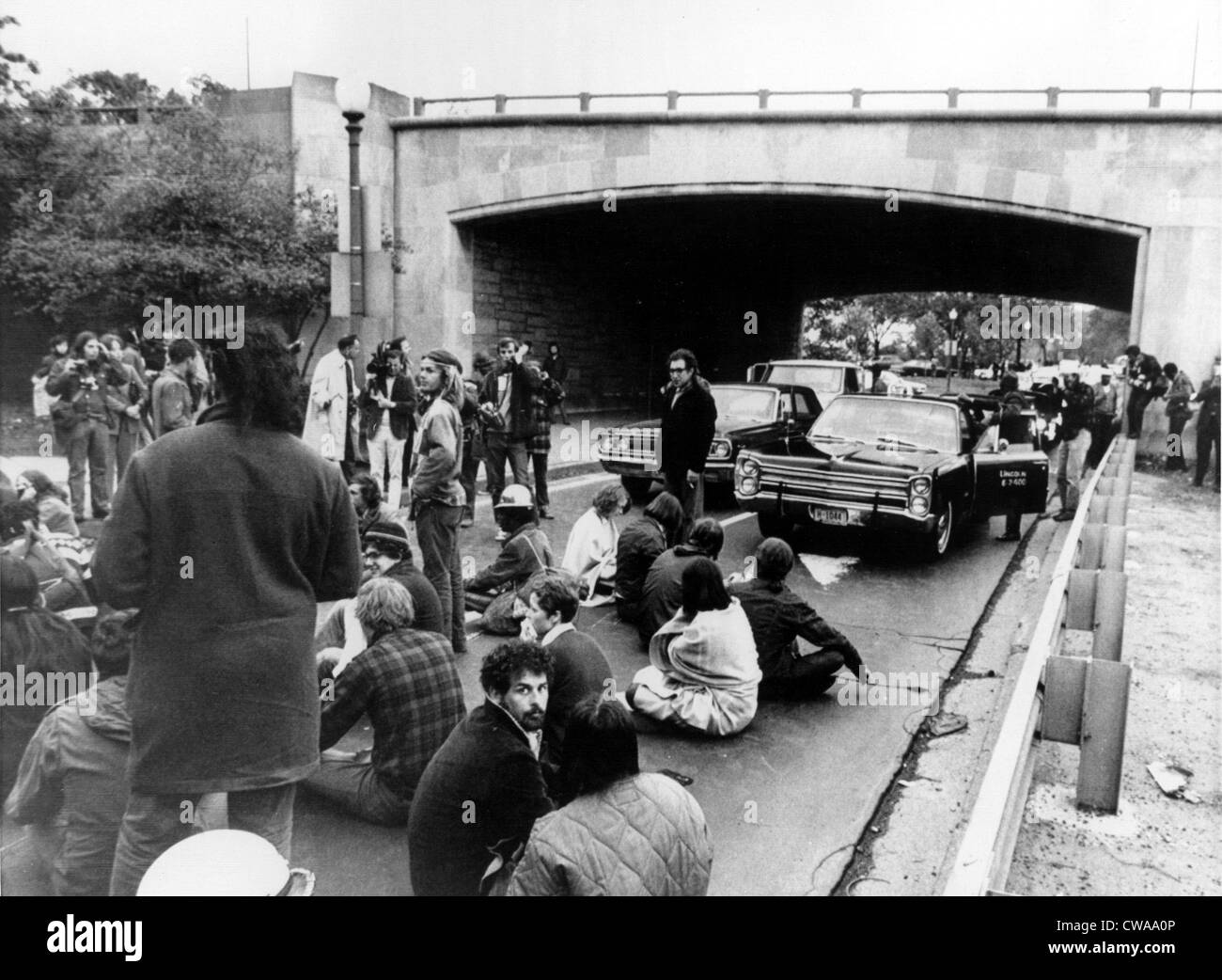 4/8/67 WASHINGTON: A group of Anti-Vietnam War pickets, calling itself ...