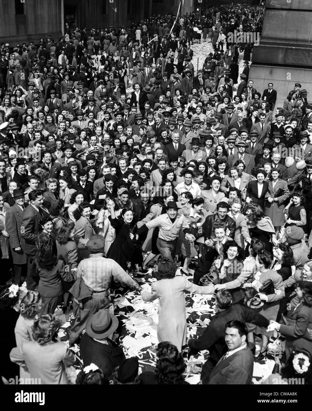 End of the world war 1945 new york hi-res stock photography and images ...