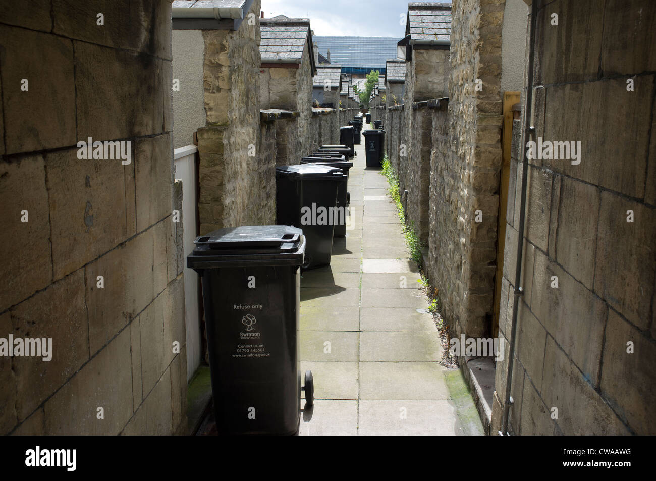 Back alley bins hi-res stock photography and images - Alamy