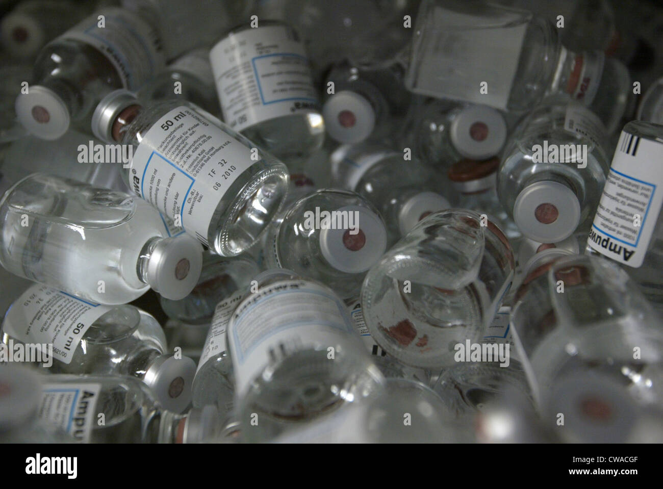 Infusion solution in Vial Stock Photo - Alamy