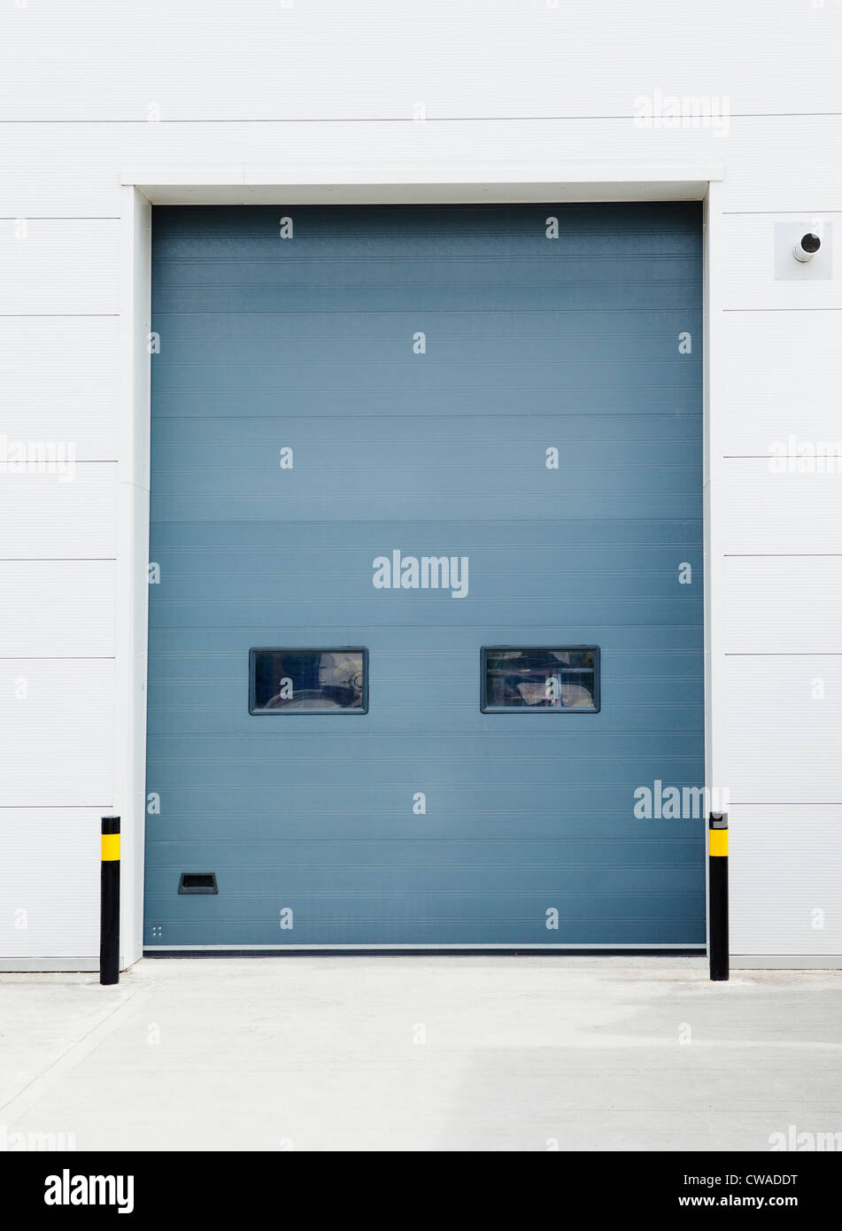 Closed warehouse hi-res stock photography and images - Alamy