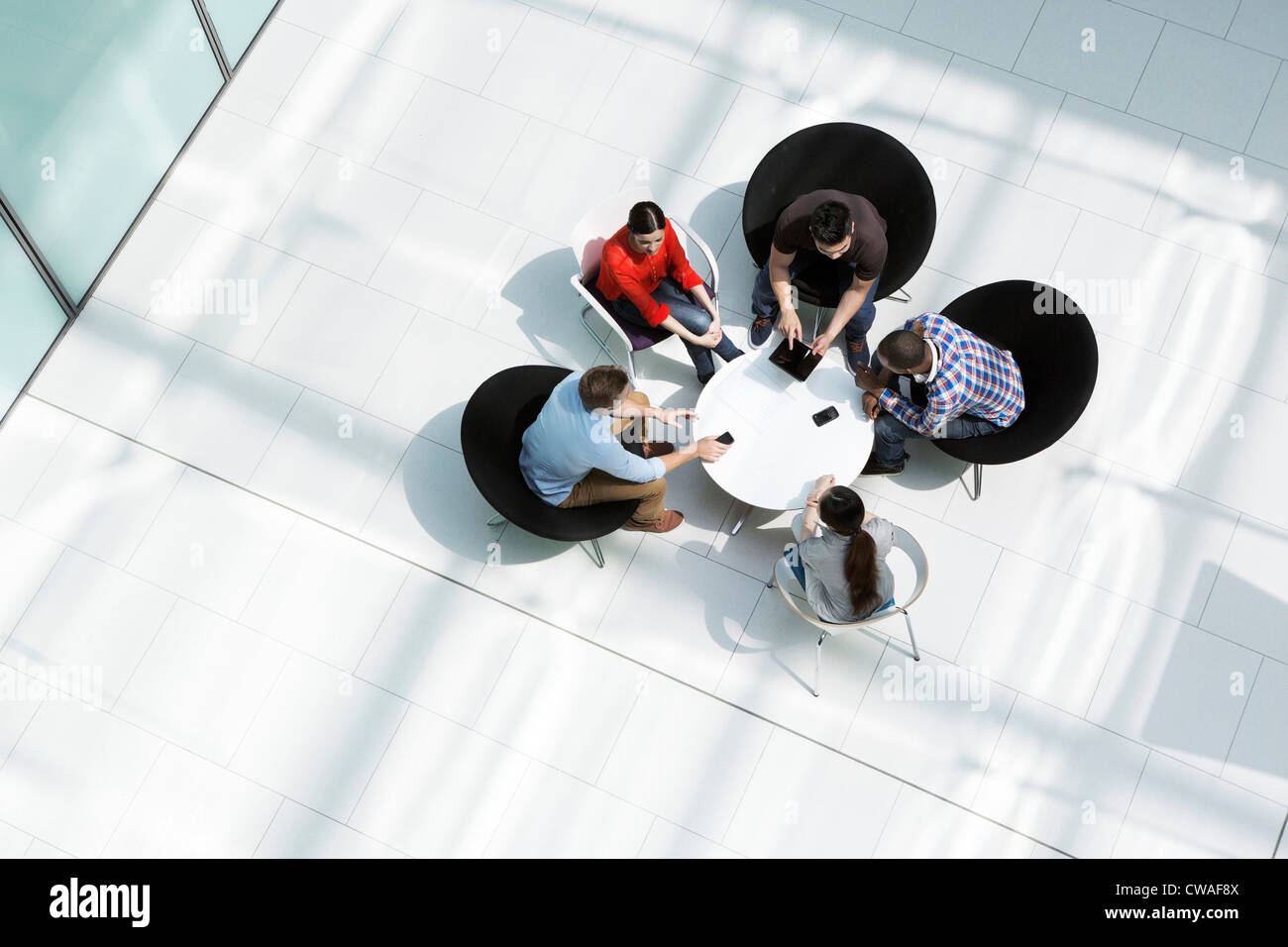 Office people overhead view hi-res stock photography and images - Alamy