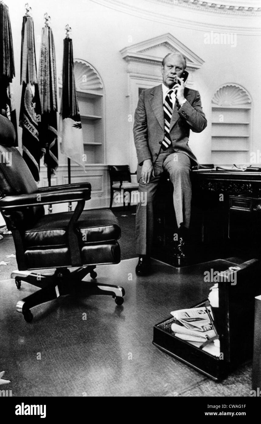 Gerald ford oval office white house hi-res stock photography and images ...