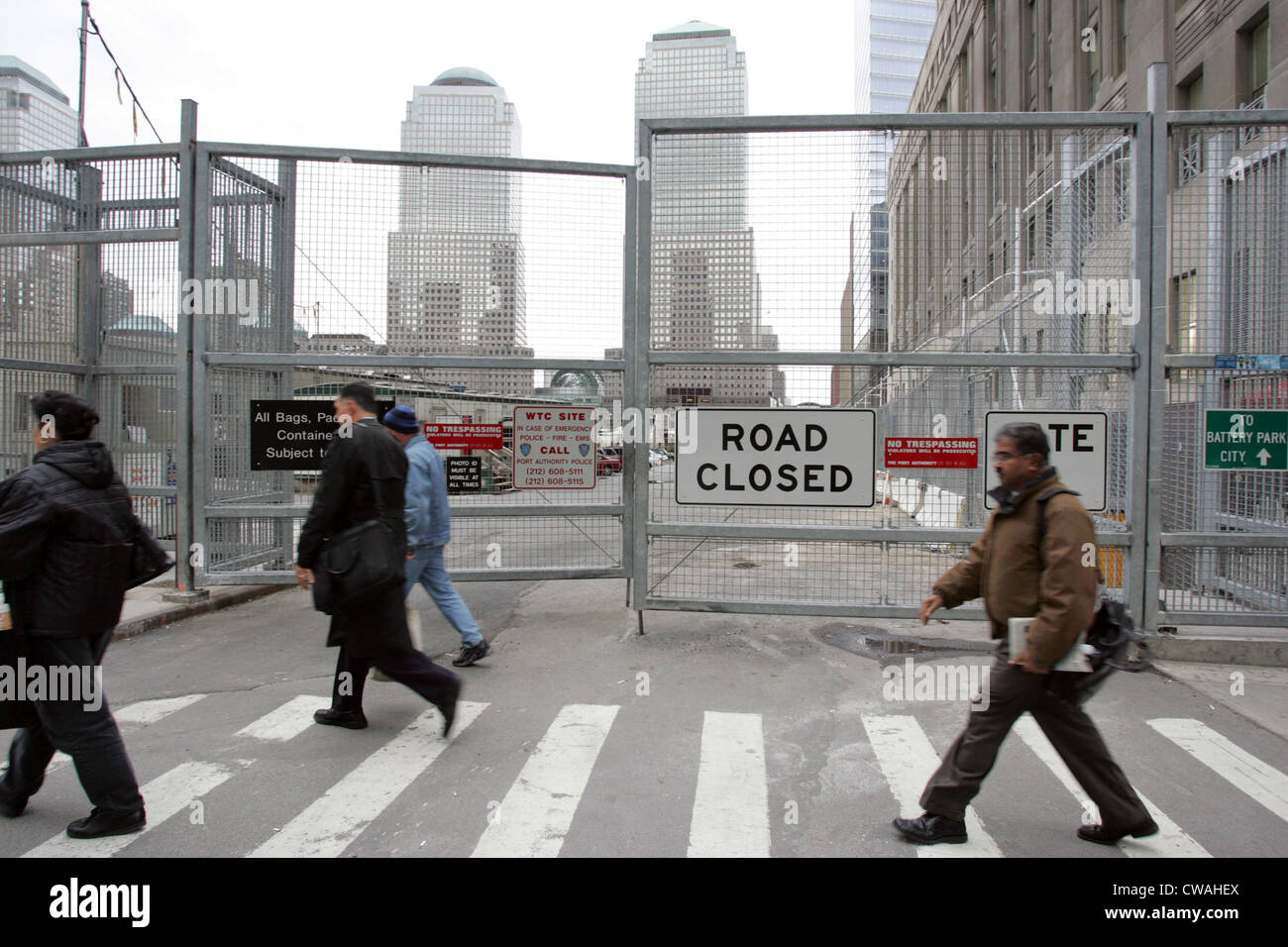 People run world trade center hi-res stock photography and images - Alamy