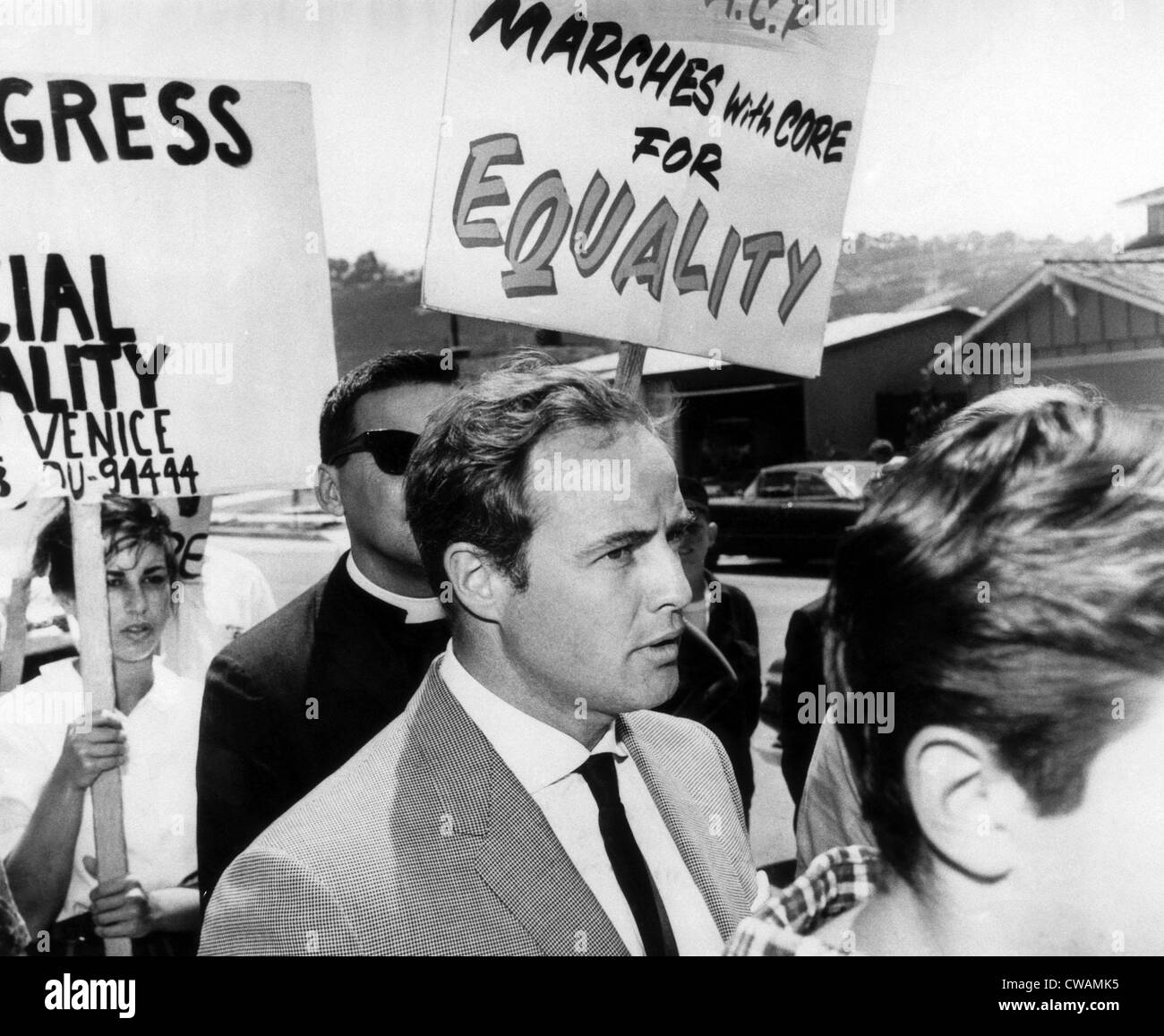 Marlon Brando marches with CORE picketers against segregated housing in ...